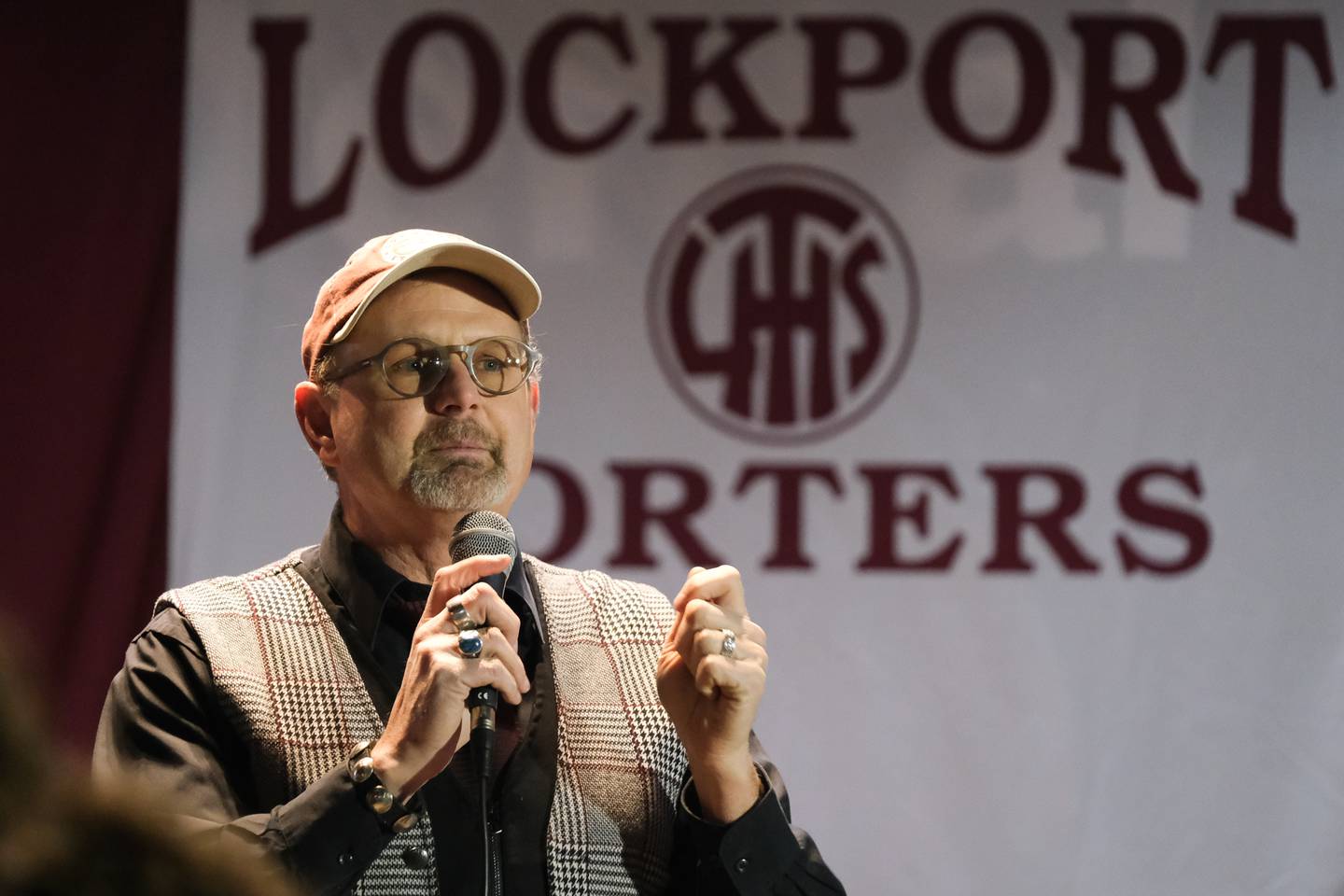 State commits resources in response to migrants arriving in Chicago ...