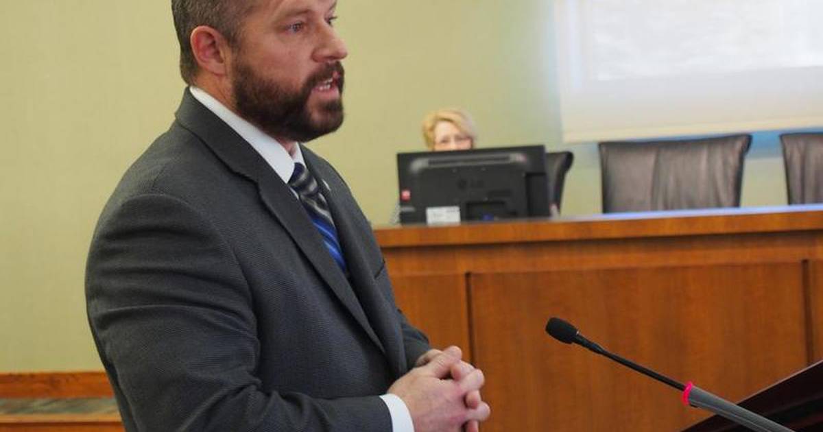 Arm teachers? SD308 superintendent issues statement – Shaw Local