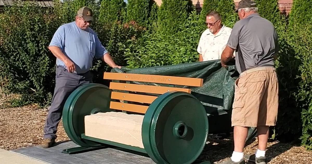 Unique bench reflects Oregon man’s lifetime of work – Shaw Local