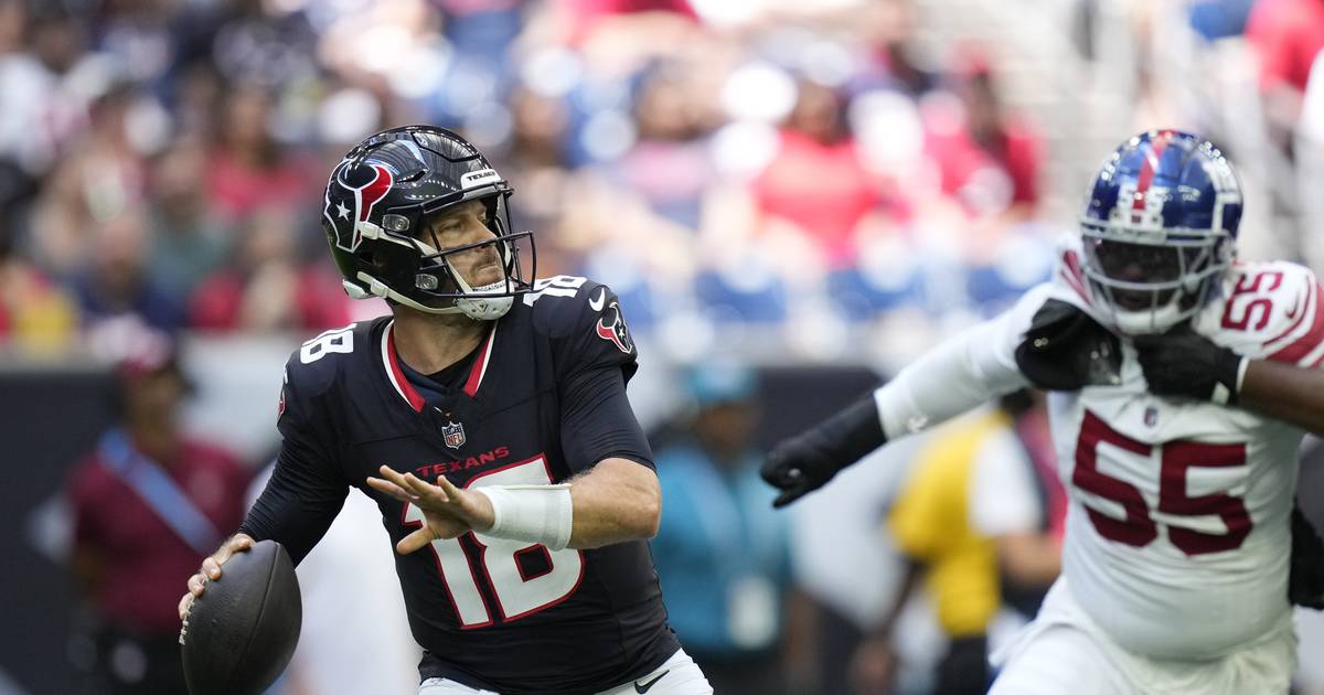 Chicago Bears sign veterans Case Keenum, Providence Catholic alum Miles ...