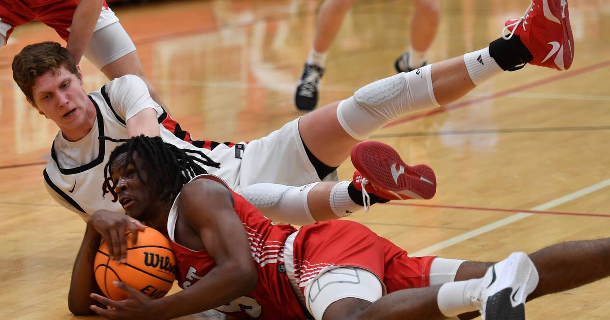 Photos: Benet vs. Marist in boys varsity basketball – Shaw Local
