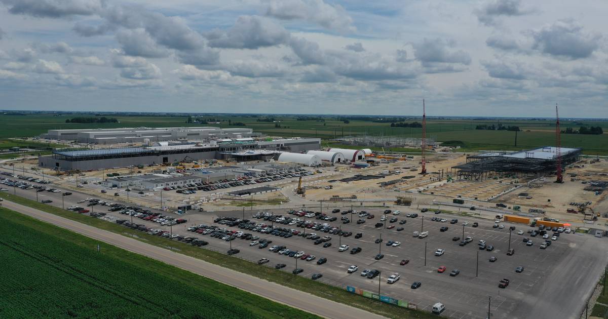 Photos: Meta DeKalb Data Center build continues – Shaw Local