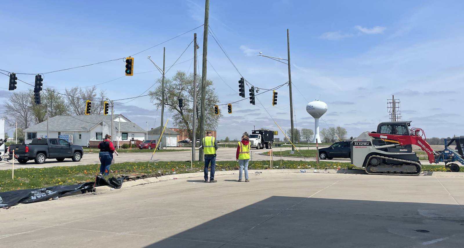 Photos: Utica Roundabout construction begins – Shaw Local