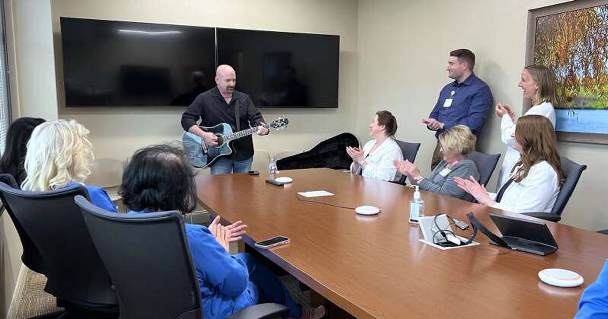 Hi Infidelity singer, Wheaton resident Dave Mikulskis rolls with the ...