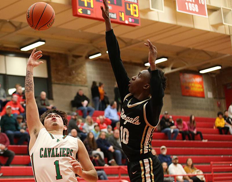 Photos: L-P vs Oak Forest boys basketball in the Dean Riley ...