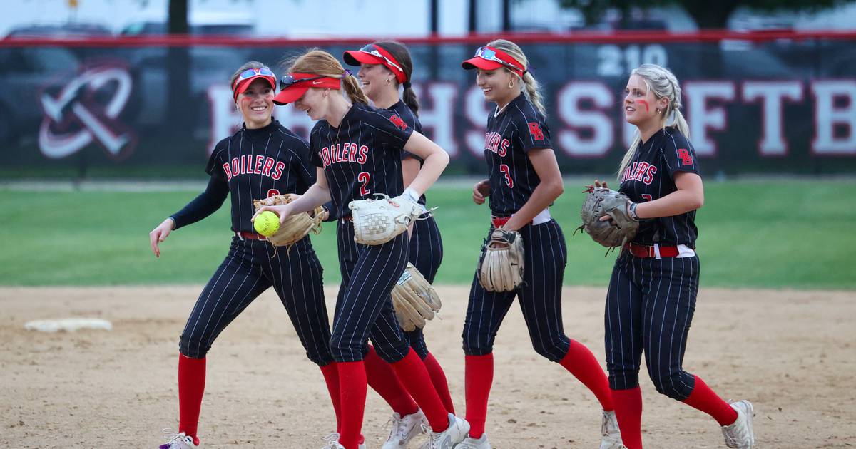 Photos: IHSA Class 4A Bradley-Bourbonnais Regional semifinal softball ...