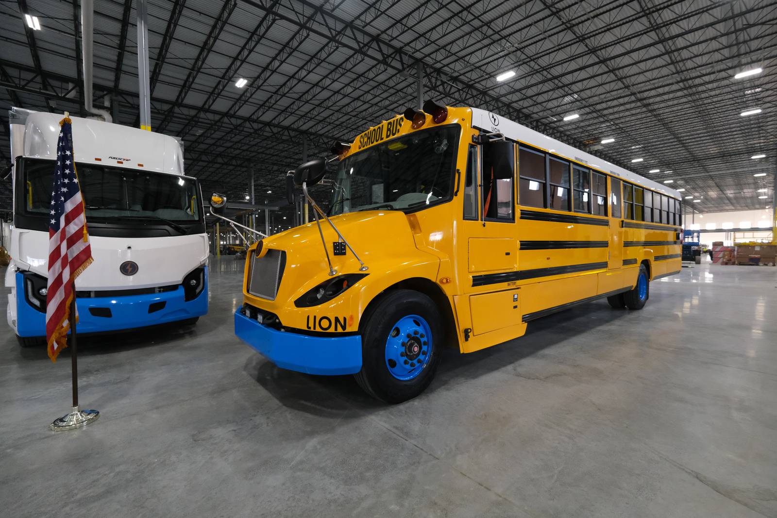 Joliet factory produces first Lion Electric school bus – Shaw Local