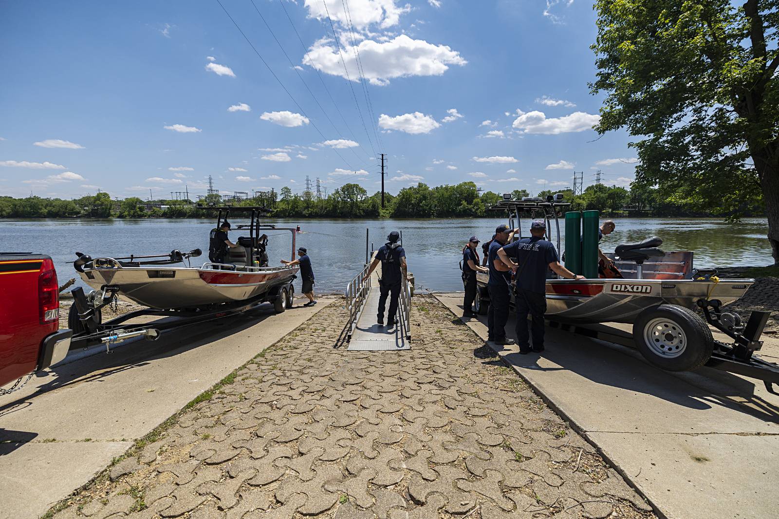 Dixon fire departments place buoys in Rock River – Shaw Local