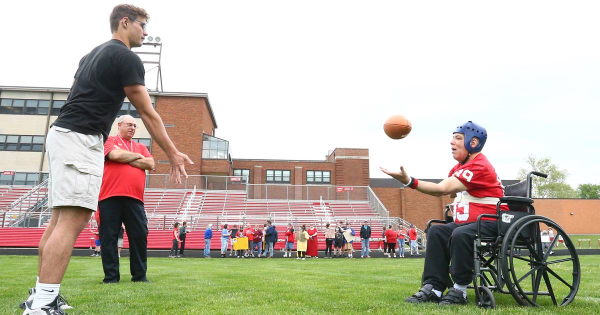 Photos: Ottawa Pirate fan scores an unforgettable touchdown – Shaw Local