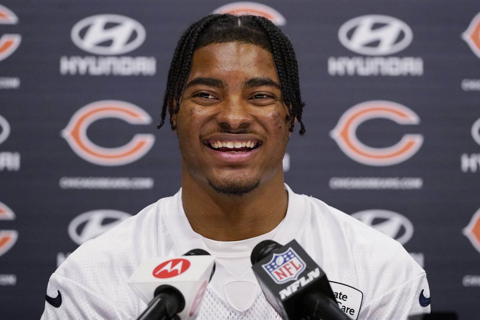 Rookie safety Jaquan Brisker shines in Bears’ preseason win over Chiefs ...