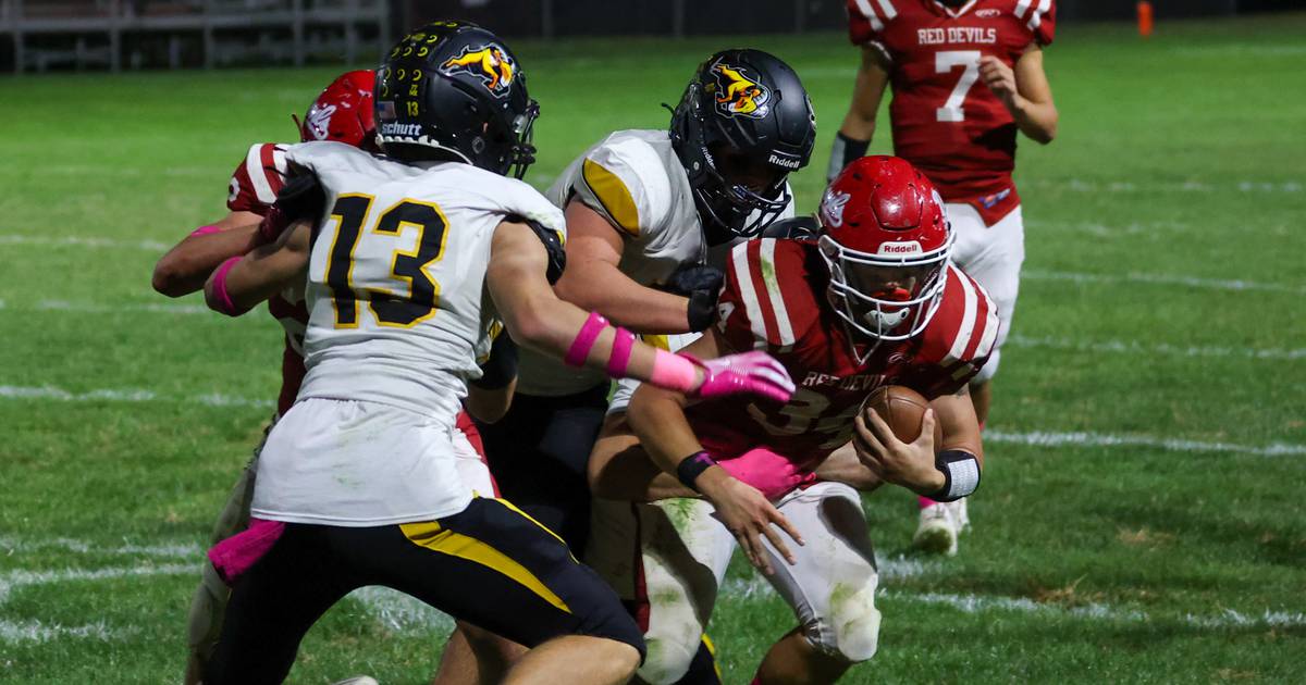 Photos: Riverdale vs. Hall in Week 8 football – Shaw Local