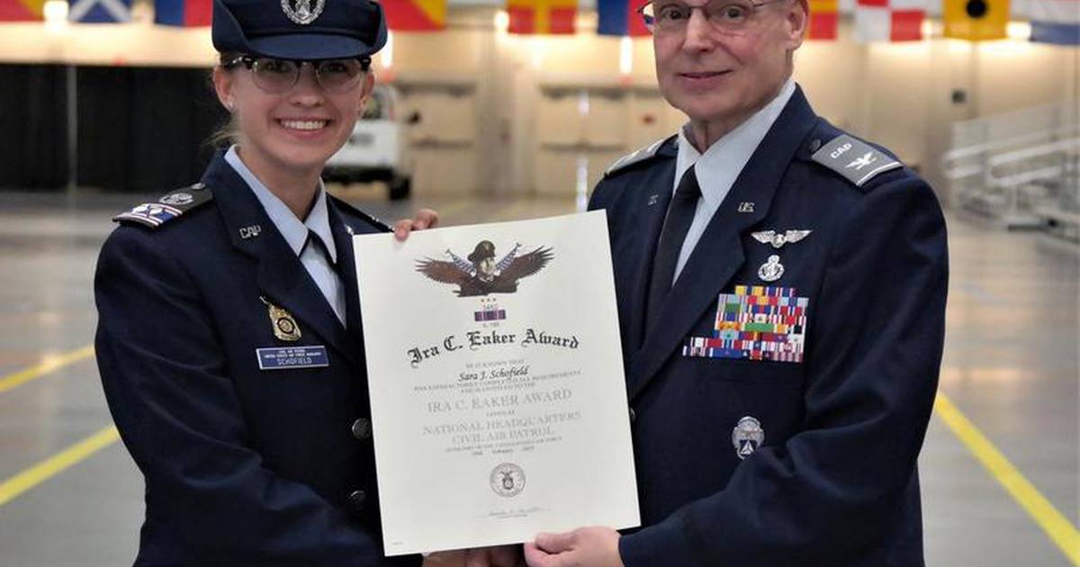 Civil Air Patrol cadet receives achievement award – Shaw Local
