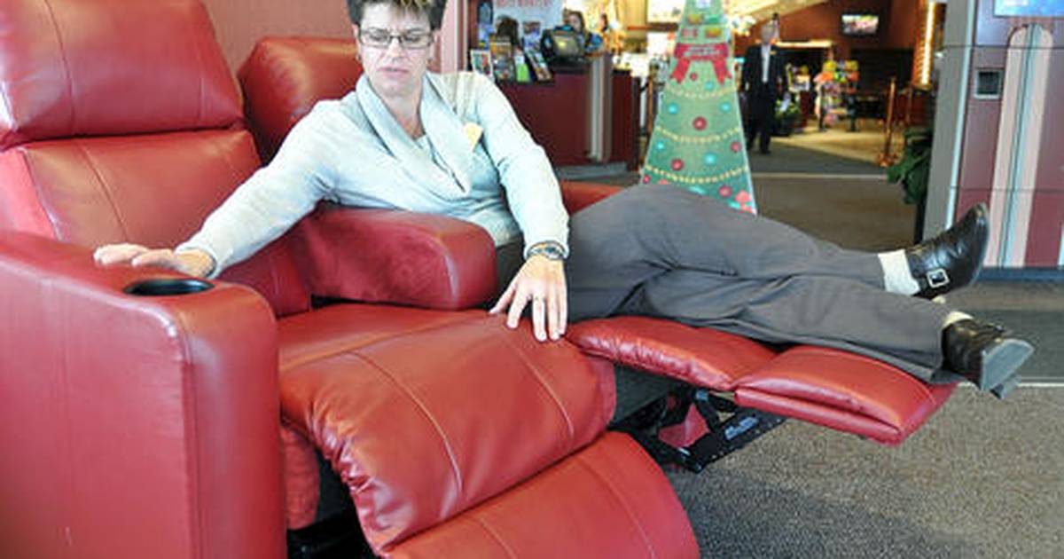 Movie-goers find comforts of home at Addison theater – Shaw Local