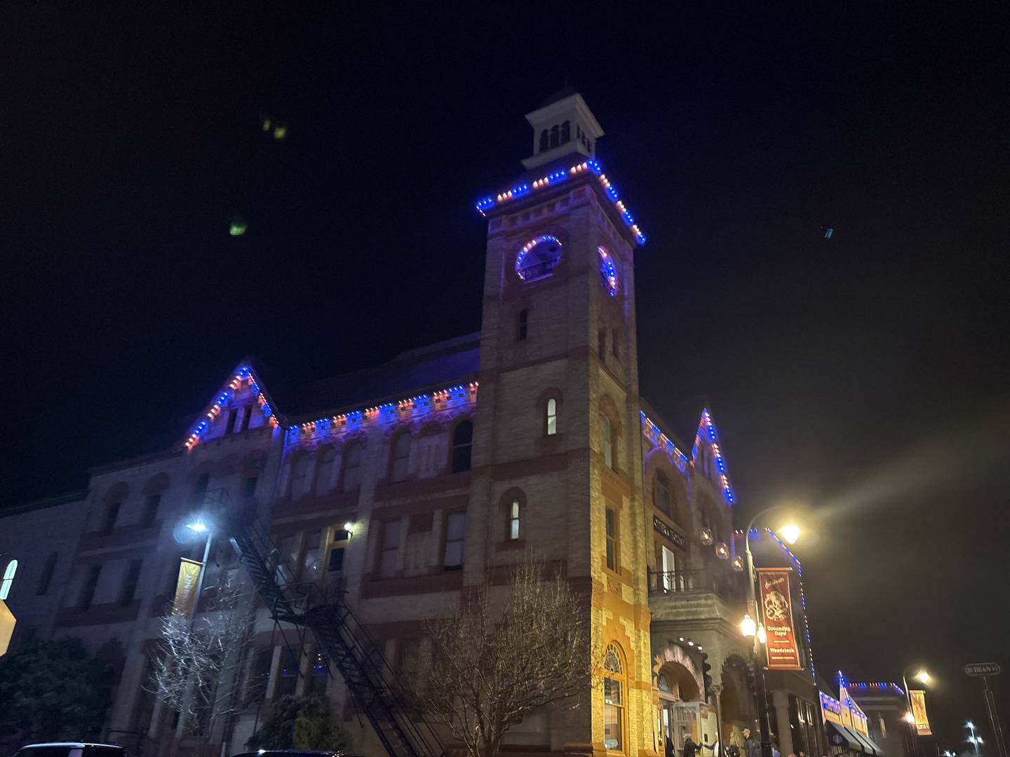 Woodstock Square is game-ready in Bears’ orange and blue – Shaw Local