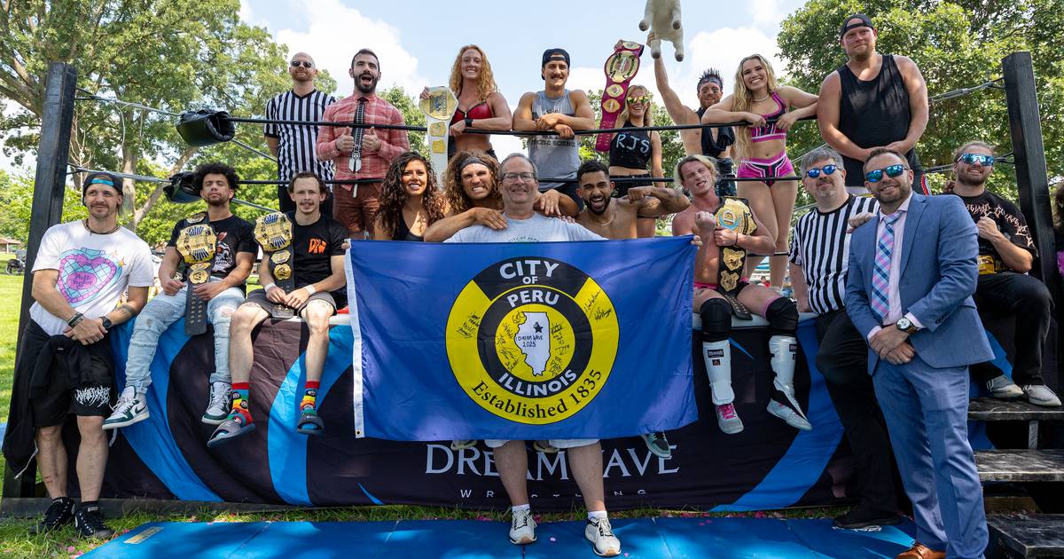 Photos: DreamWave Wrestling event draws enthusiastic crowd in Peru – Shaw Local