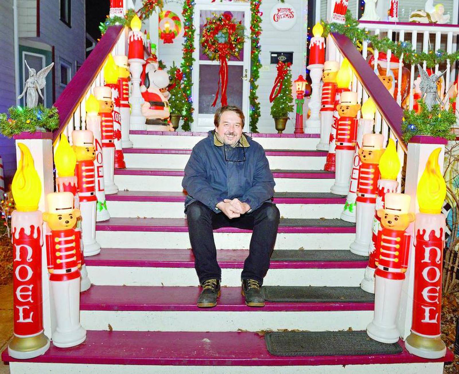 Berwyn man lights up neighborhood with Christmas display – Shaw Local