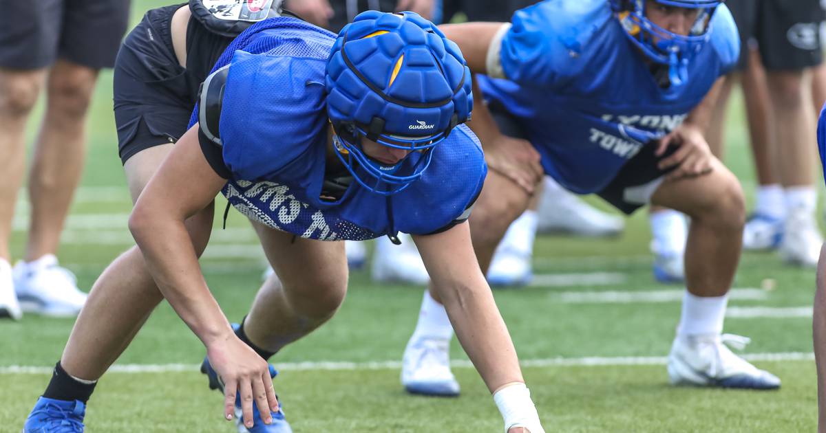 Photos: Lyons football takes to the practice field – Shaw Local