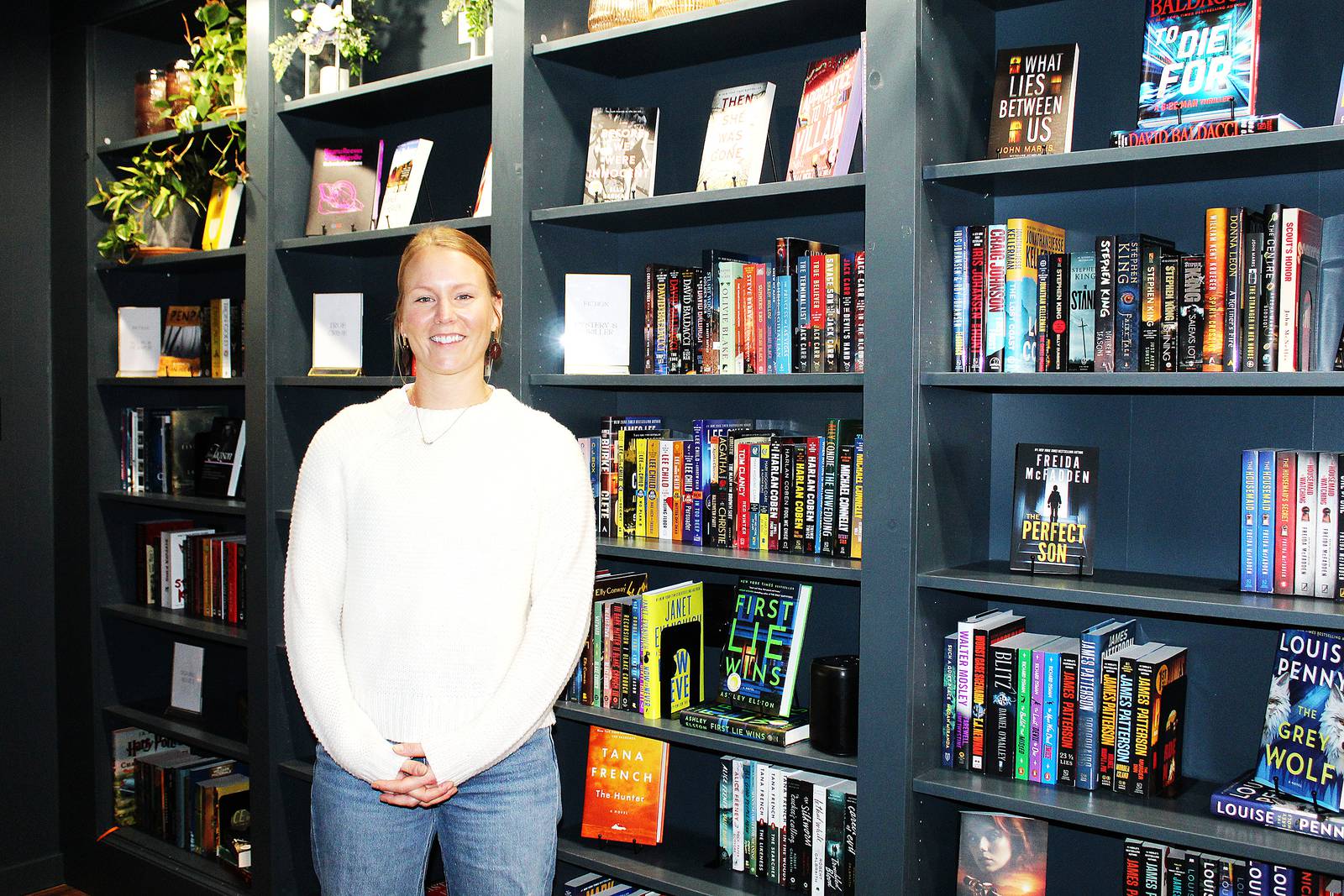 The Novel Bloom combines flowers, books, coffee and wine in northwestern Illinois – Shaw Local