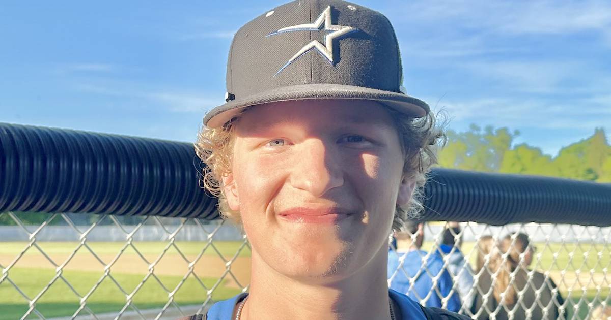 St. Charles North survives late rally from Geneva to defend DuKane ...