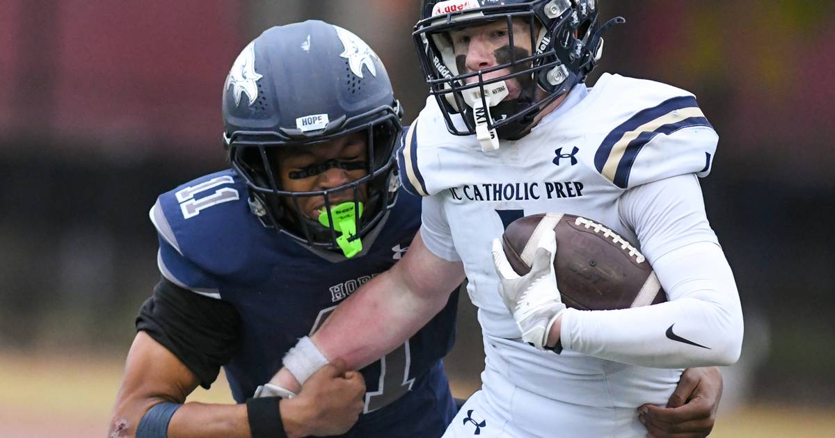 Photos: IC Catholic, Hope Academy meet in first round football playoff ...