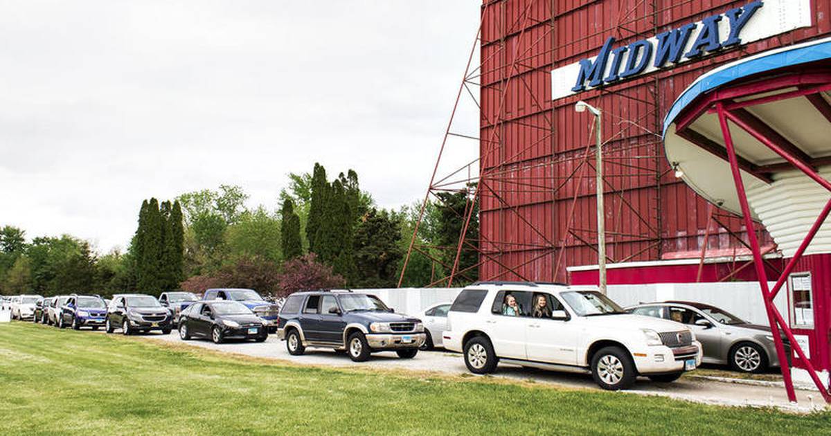 Midway Drive-in opens to the delight of hundreds who show up ready to ...