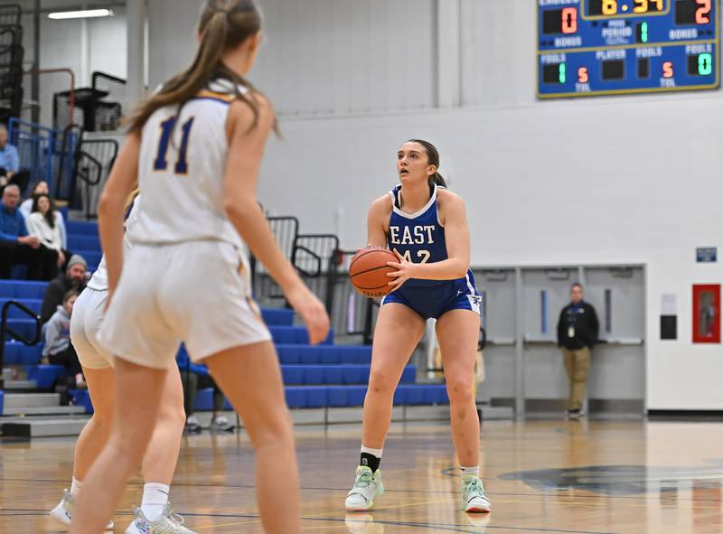 Photos: Lincoln-Way East vs. Sandburg Girls Basketball – Shaw Local