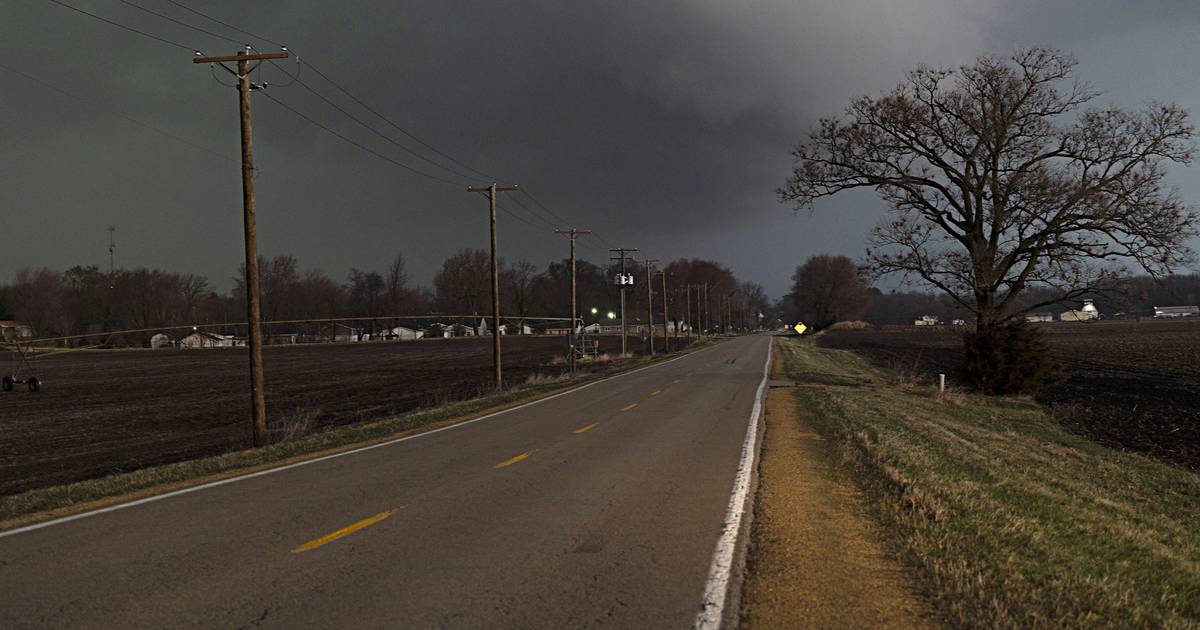 ComEd outage map: Severe weather knocks out power to tens of thousands ...
