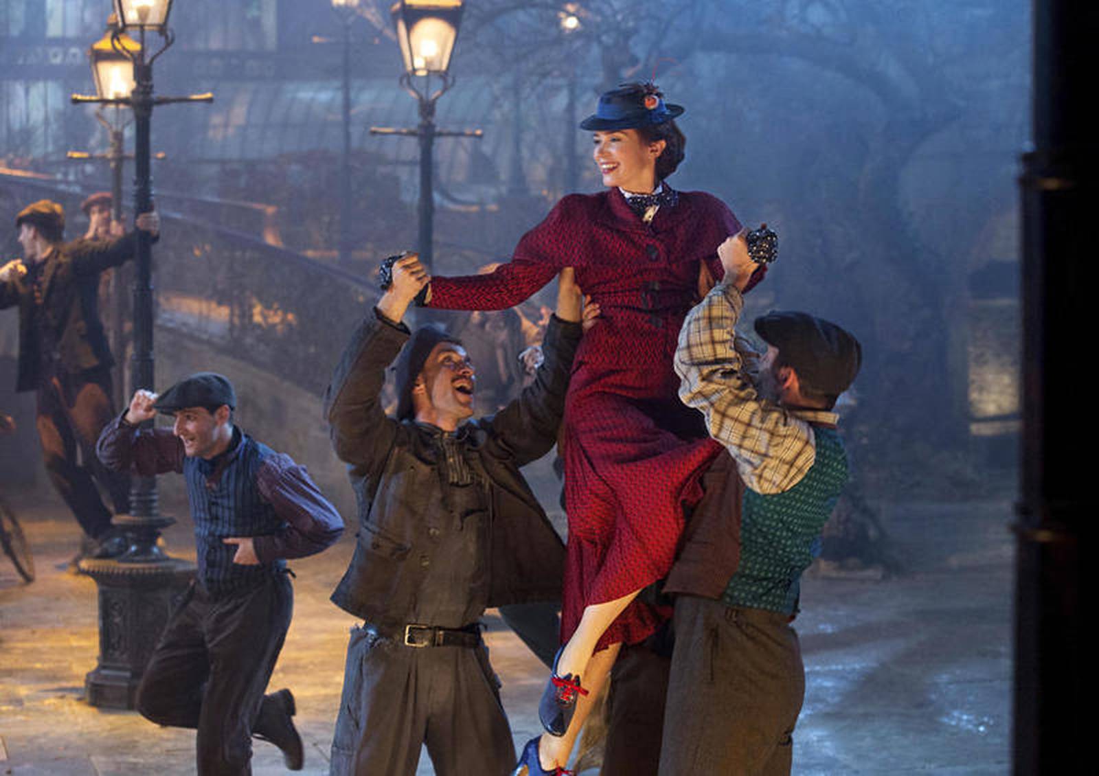 Review: Spit spot! Blunt a practically perfect Poppins – Shaw Local
