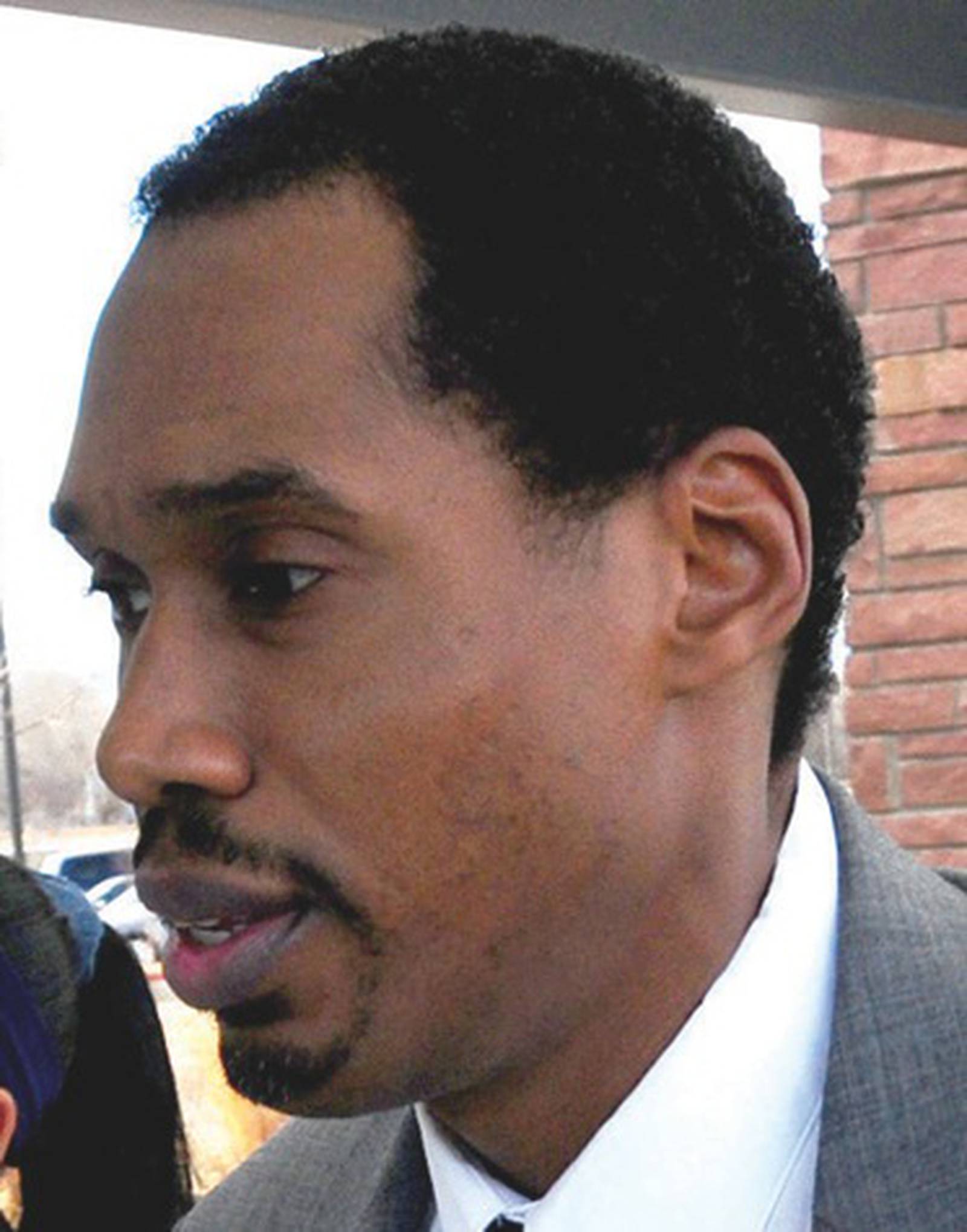 Police officer resigns from NIU: Chief had defended the hiring despite ...