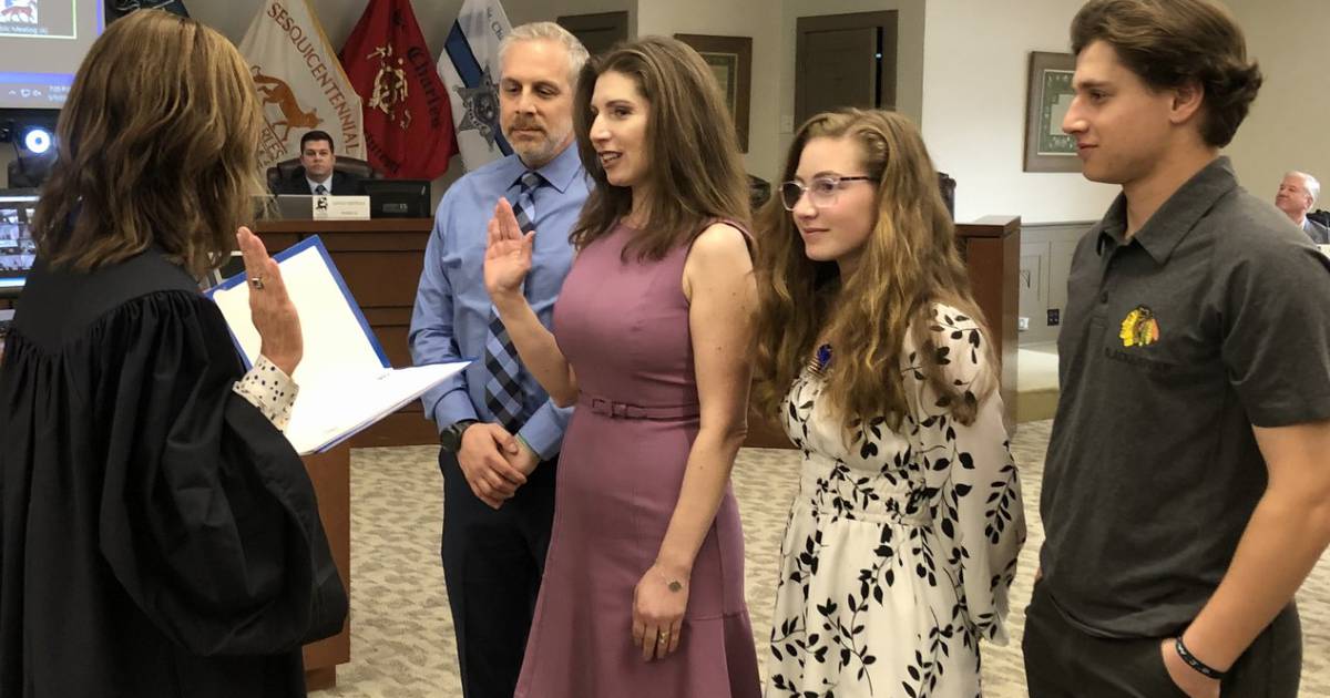 Newly-elected, incumbent St. Charles City Council members take the oath ...