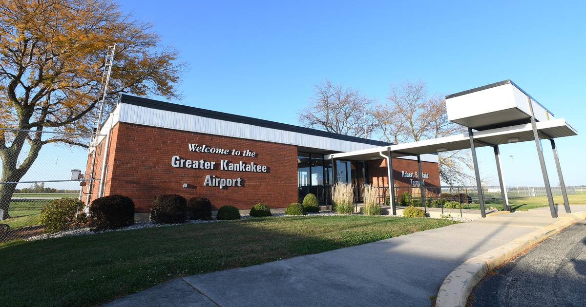 Man arrested for tossing backpack into Greater Kankakee Airport area ...