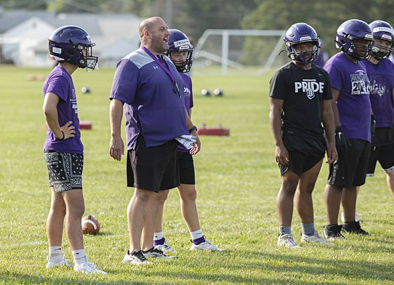 Photos: Dixon football back on the field – Shaw Local