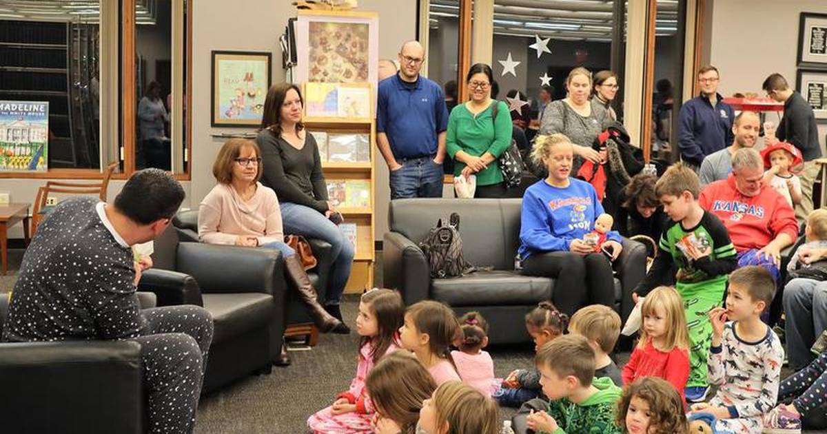 Kane County judges read bedtime stories during annual Family Reading ...