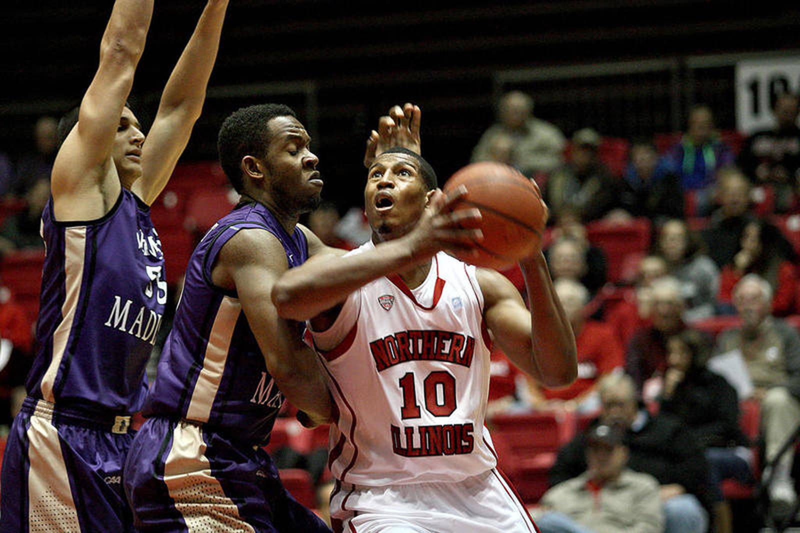 Former NIU basketball player Darrell Bowie stabbed in Romania – Shaw Local