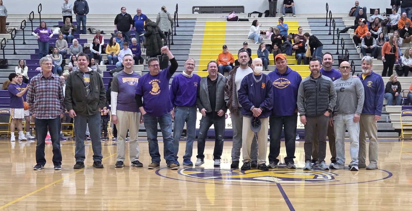 Mendota honors 1995-96 state team: NewsTribune boys basketball notebook ...