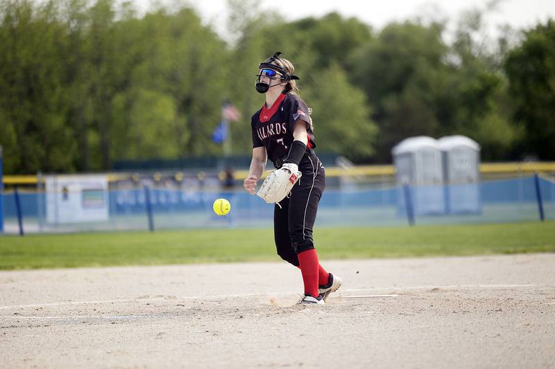 Photos: Morrison vs Henry regional softball – Shaw Local