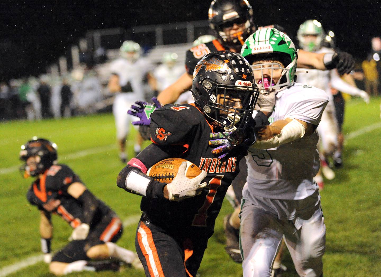 Sandwich runs for 416 yards in Class 4A playoff win over Ridgewood ...
