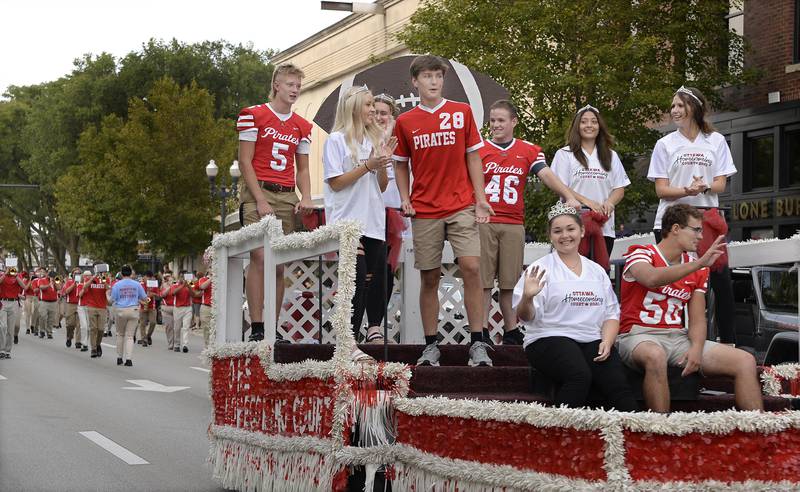 Photos: Ottawa High School celebrates homecoming with parade – Shaw Local