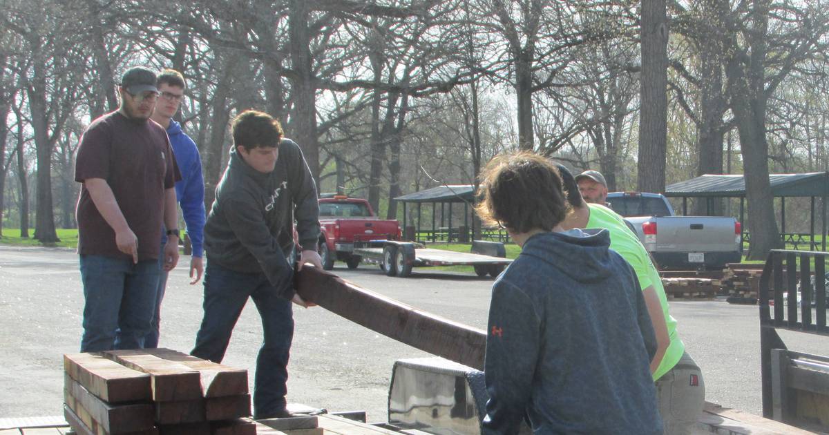 Streator High School students begin construction of Marilla Park ...