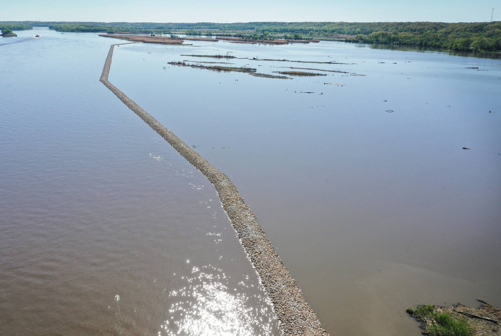 Photos: Crews near completion of $5-10M Starved Rock breakwater project ...