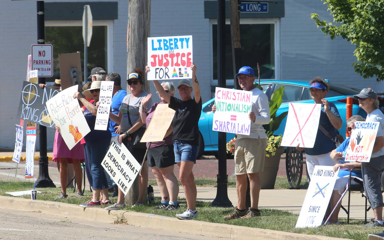 Photos: No Kings Independence Day Protest held in Princeton – Shaw Local