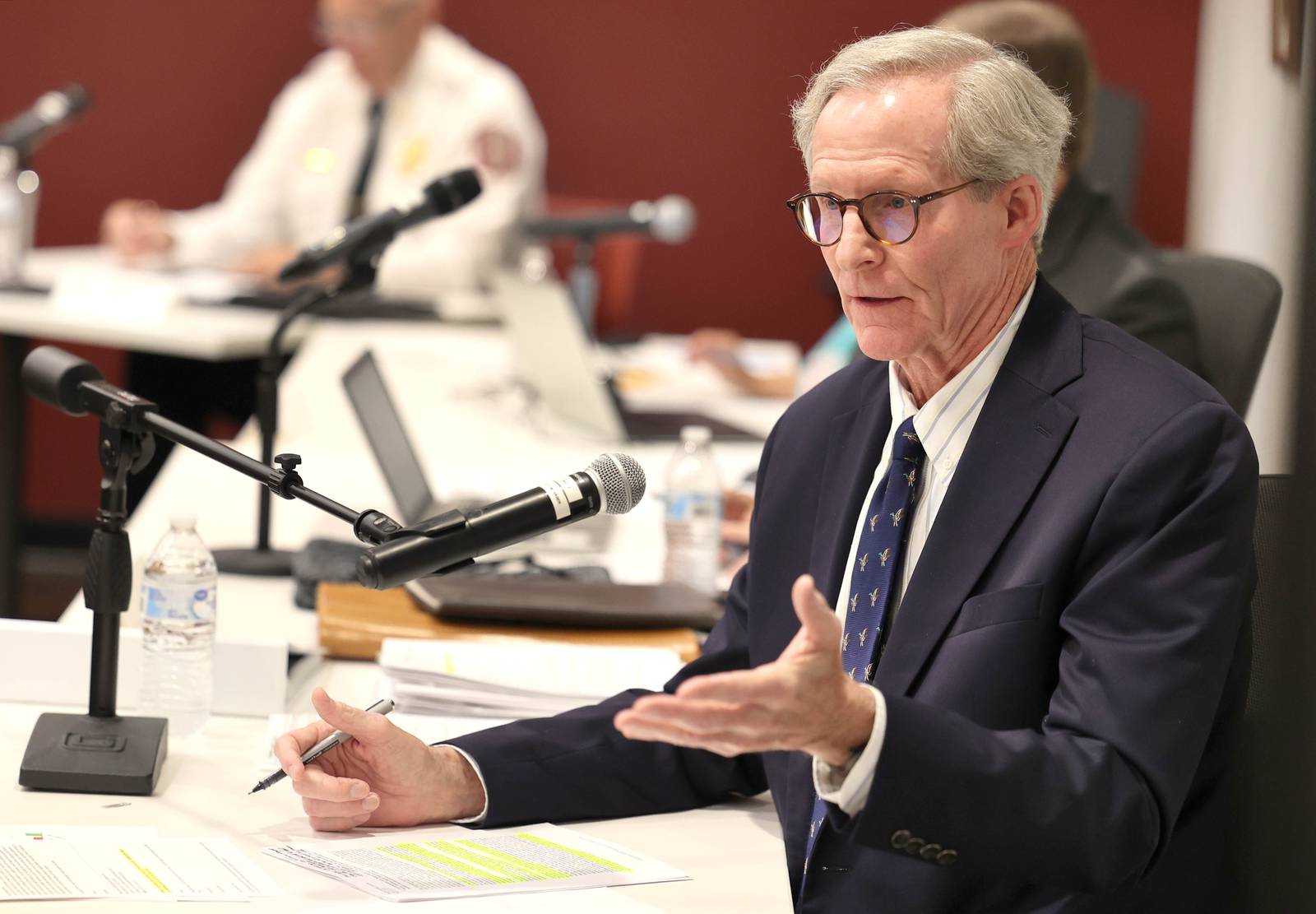 DeKalb police don’t enforce federal immigration laws, city manager says ...