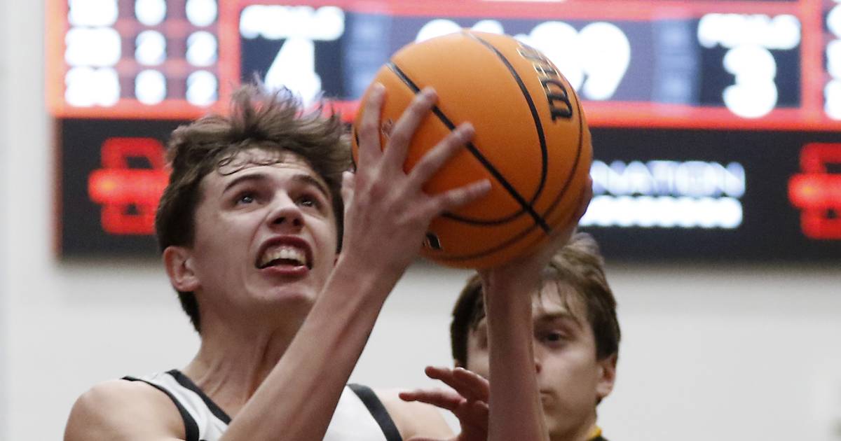 Caleb Jett, McHenry hold off Jacobs – Shaw Local