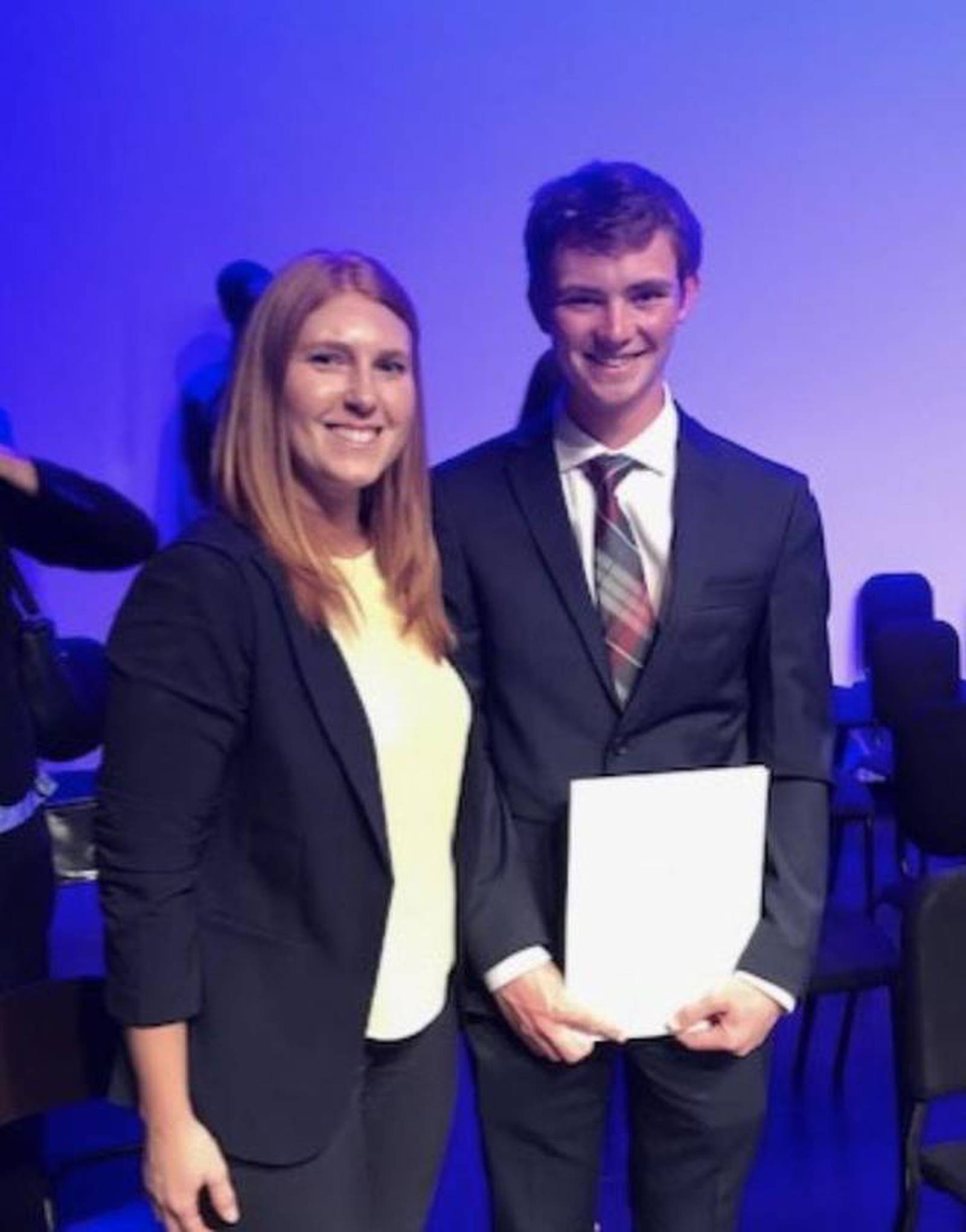 Lincoln-Way East student receives scholarship – Shaw Local