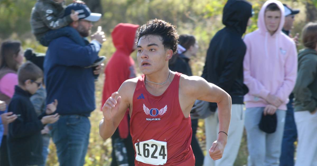 Oregon’s Daniel Gonzalez leads area runners at Amboy Columbus Day ...
