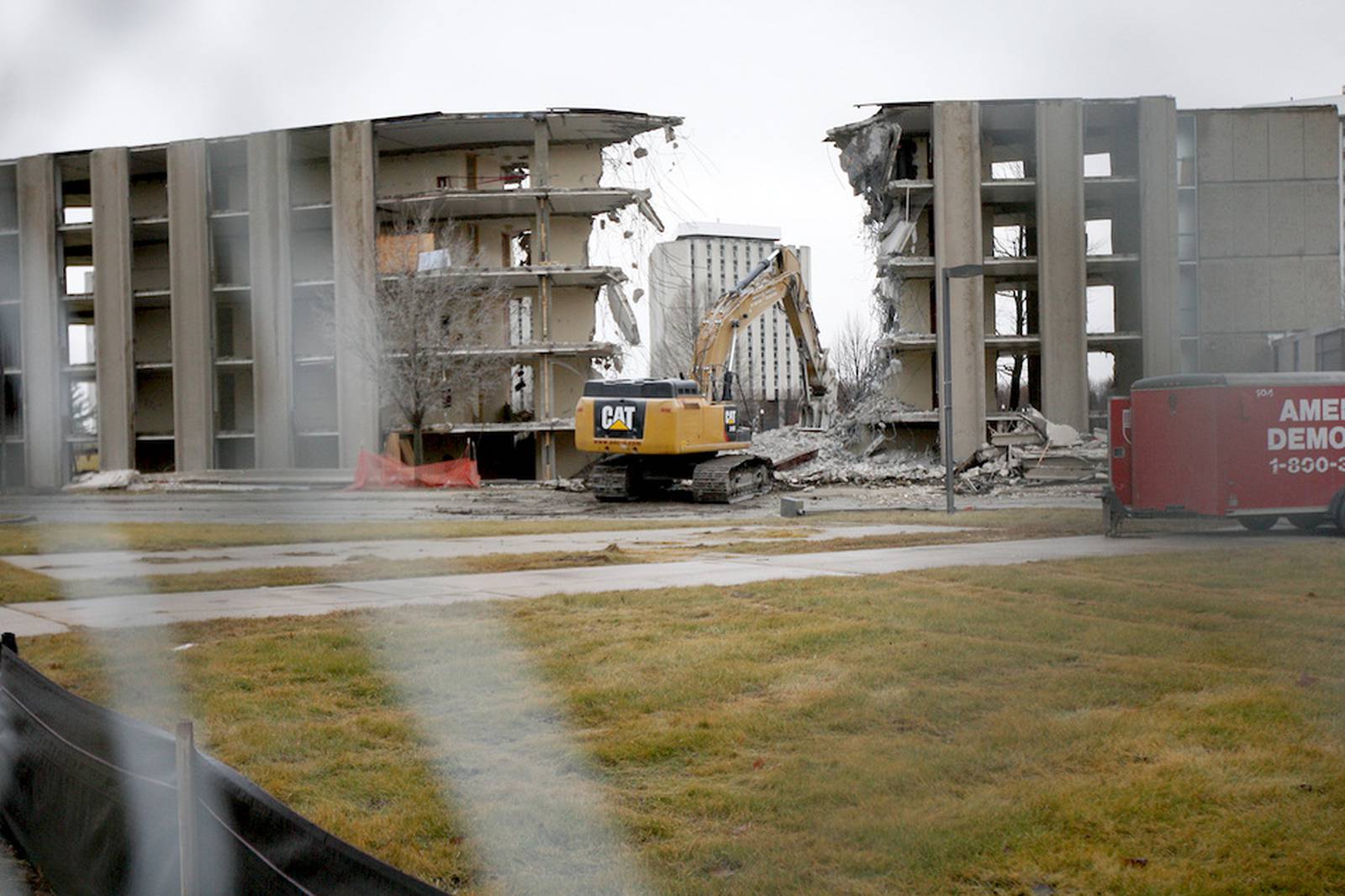 NIU’s Douglas Hall demolition underway – Shaw Local