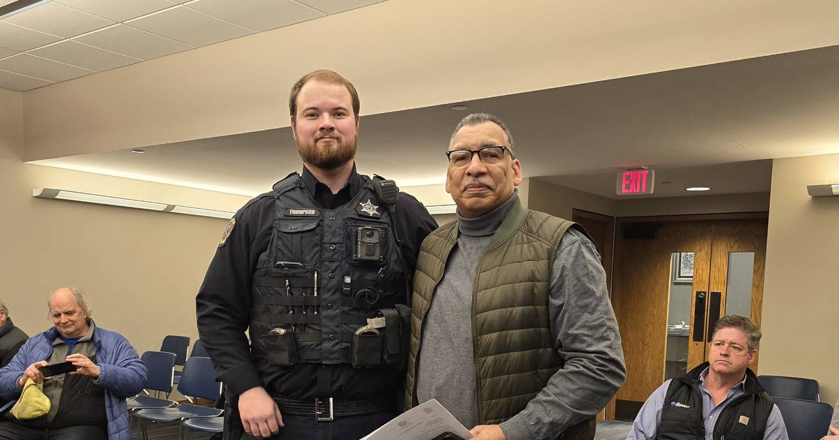 Streator commends officer John Thompson for arrests involving a suspect ...