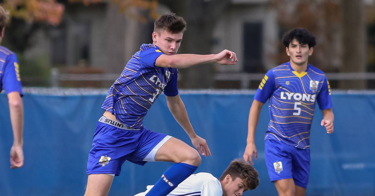 Boys soccer: Collin Sullivan, surging Lyons beat Downers Grove North ...