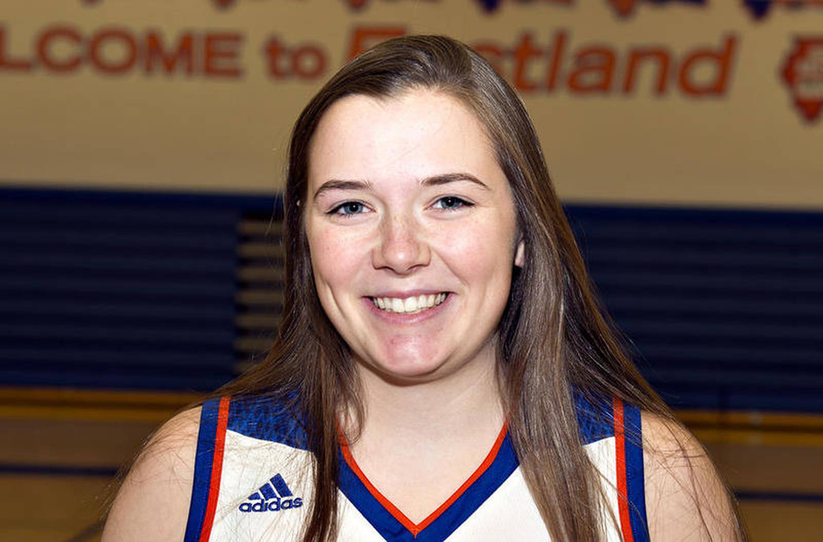 Henze breaks Eastland girls’ all-time scoring mark in victory – Shaw Local