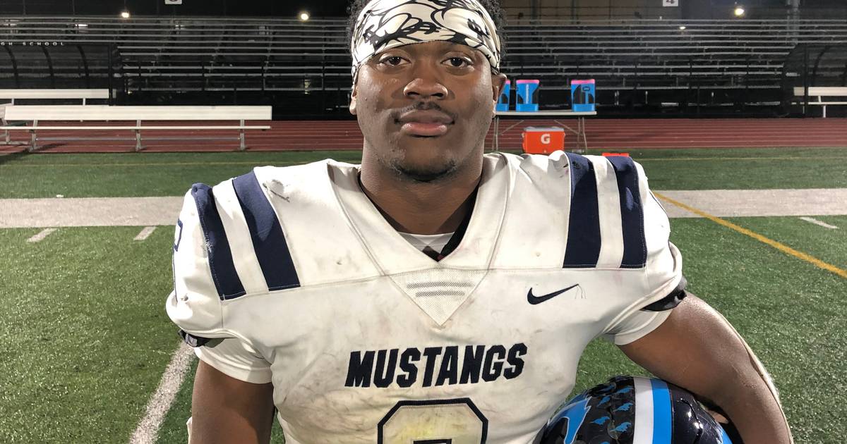 Deon Davis’ 153 yards, 4 TDs carry Downers Grove South past Morton to ...